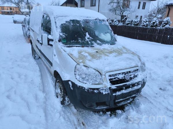 White Fiat Doblo 2009 in Liepaja, with an engine capacity of 1.30 L and mileage of 203 thousand km for 1750 €, photo 7 on AUTOMOTO.COM.LV