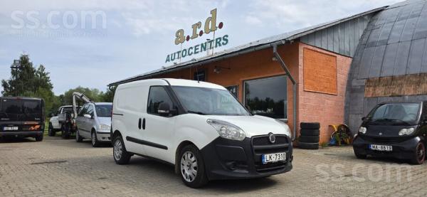 White Fiat Doblo 2011 in Valmiera, with an engine capacity of 1.60 L and mileage of 285 thousand km for 2250 €, photo 1 on AUTOMOTO.COM.LV