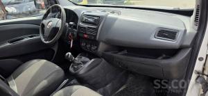 White Fiat Doblo 2011 in Valmiera, with an engine capacity of 1.60 L and mileage of 285 thousand km for 2250 €, photo 9 on AUTOMOTO.COM.LV