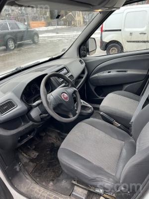 Balts Fiat Doblo 2012 Rīga, ar dzinēja tilpumu 1.60 L un nobraukumu 376 tūkst. km par 2000 €, foto 5 vietnē AUTOMOTO.COM.LV
