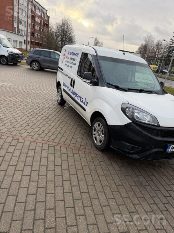 Balts Fiat Doblo 2019 Rīga, ar dzinēja tilpumu 1.30 L un nobraukumu 212 tūkst. km par 5300 €, foto 2 vietnē AUTOMOTO.COM.LV