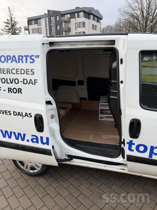 Balts Fiat Doblo 2019 Rīga, ar dzinēja tilpumu 1.30 L un nobraukumu 212 tūkst. km par 5300 €, foto 5 vietnē AUTOMOTO.COM.LV