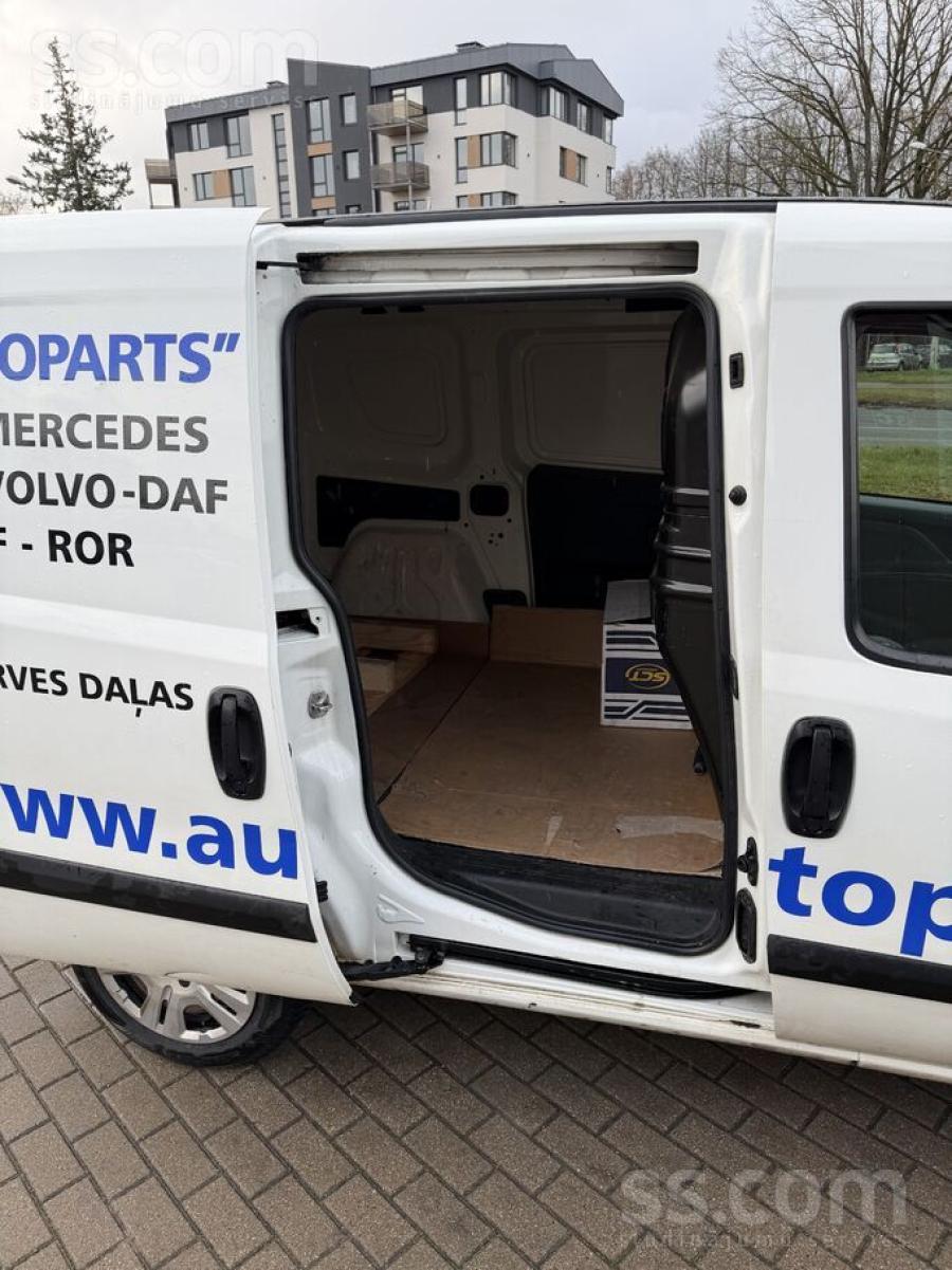 Balts Fiat Doblo 2019 Rīga, ar dzinēja tilpumu 1.30 L un nobraukumu 212 tūkst. km par 5300 €, foto 6 vietnē AUTOMOTO.COM.LV