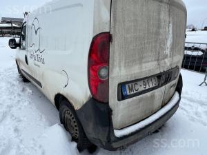 White Fiat Doblo 2010 in Jelgava, with an engine capacity of 1.60 L and mileage of 507 thousand km for 1000 €, photo 5 on AUTOMOTO.COM.LV