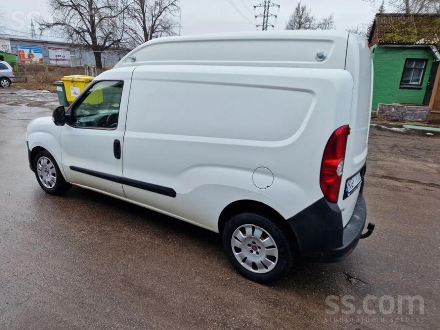 Balts Fiat Doblo 2013 Rīga, ar dzinēja tilpumu 1.60 L un nobraukumu 339 tūkst. km par 2970 €, foto 5 vietnē AUTOMOTO.COM.LV