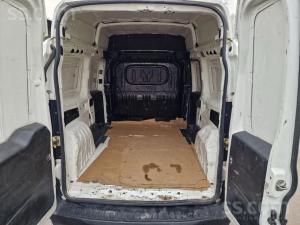 Balts Fiat Doblo 2013 Rīga, ar dzinēja tilpumu 1.60 L un nobraukumu 339 tūkst. km par 2970 €, foto 10 vietnē AUTOMOTO.COM.LV