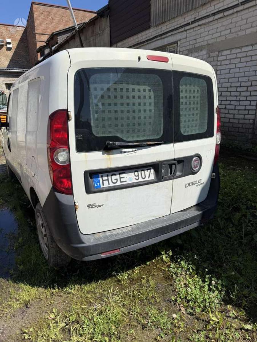 White Fiat Doblo 2013 in Kaunas, with an engine capacity of 1.25 L and mileage of 301 thousand km for 1000 €, photo 3 on AUTOMOTO.COM.LV
