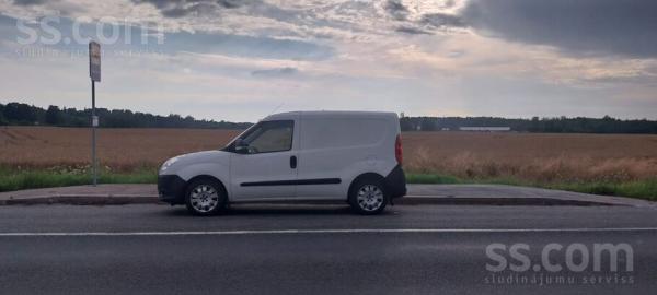 Balts Fiat Doblo 2013 Rīga, ar dzinēja tilpumu 1.30 L un nobraukumu 103 tūkst. km par 3300 €, foto 1 vietnē AUTOMOTO.COM.LV