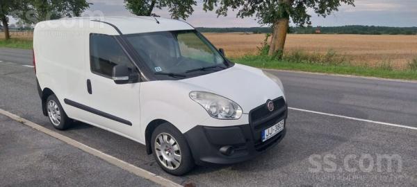 Balts Fiat Doblo 2013 Rīga, ar dzinēja tilpumu 1.30 L un nobraukumu 103 tūkst. km par 3300 €, foto 2 vietnē AUTOMOTO.COM.LV