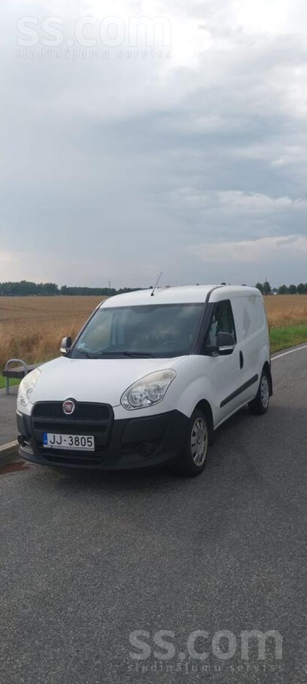 Balts Fiat Doblo 2013 Rīga, ar dzinēja tilpumu 1.30 L un nobraukumu 103 tūkst. km par 3300 €, foto 3 vietnē AUTOMOTO.COM.LV