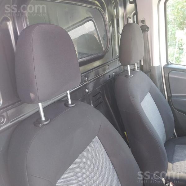 Balts Fiat Doblo 2013 Rīga, ar dzinēja tilpumu 1.30 L un nobraukumu 103 tūkst. km par 3300 €, foto 5 vietnē AUTOMOTO.COM.LV