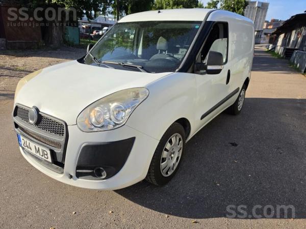 White Fiat Doblo 2013 in Riga, with an engine capacity of 1.40 L and mileage of 91 thousand km for 4470 €, photo 4 on AUTOMOTO.COM.LV