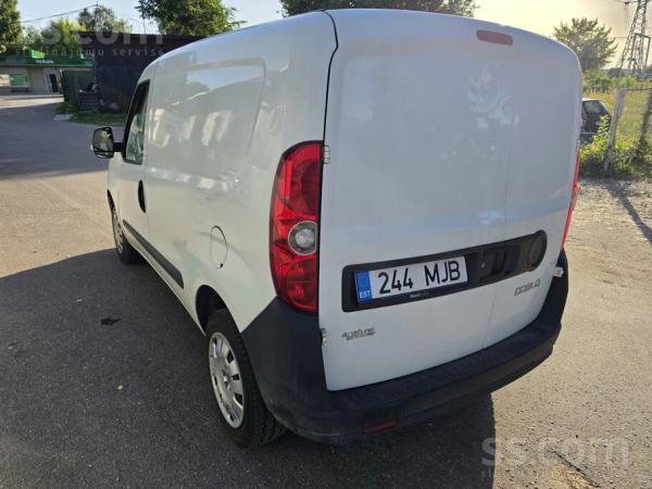 White Fiat Doblo 2013 in Riga, with an engine capacity of 1.40 L and mileage of 91 thousand km for 4470 €, photo 7 on AUTOMOTO.COM.LV