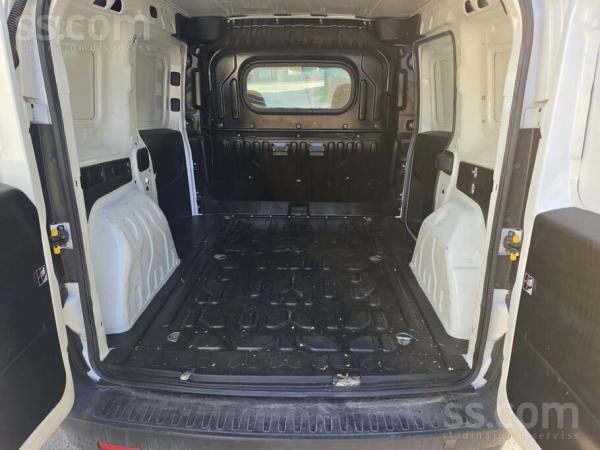 White Fiat Doblo 2013 in Riga, with an engine capacity of 1.40 L and mileage of 91 thousand km for 4470 €, photo 10 on AUTOMOTO.COM.LV