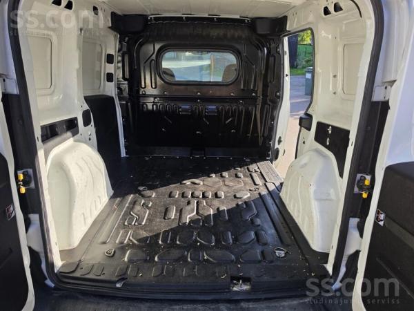 White Fiat Doblo 2013 in Riga, with an engine capacity of 1.40 L and mileage of 91 thousand km for 4470 €, photo 11 on AUTOMOTO.COM.LV