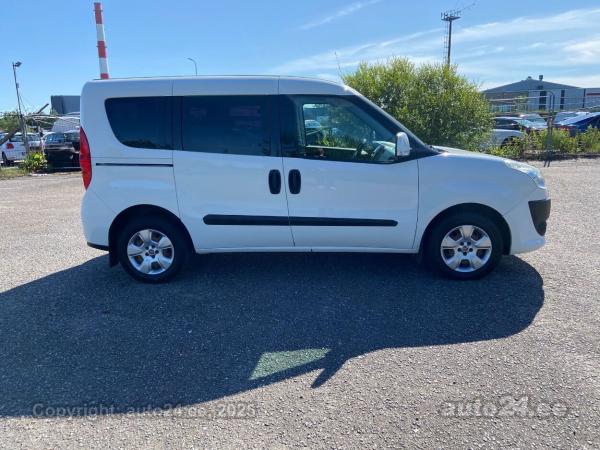 Balts Fiat Doblo 2014 Tallina, ar dzinēja tilpumu 1.20 L un nobraukumu 135 tūkst. km par 4000 €, foto 6 vietnē AUTOMOTO.COM.LV