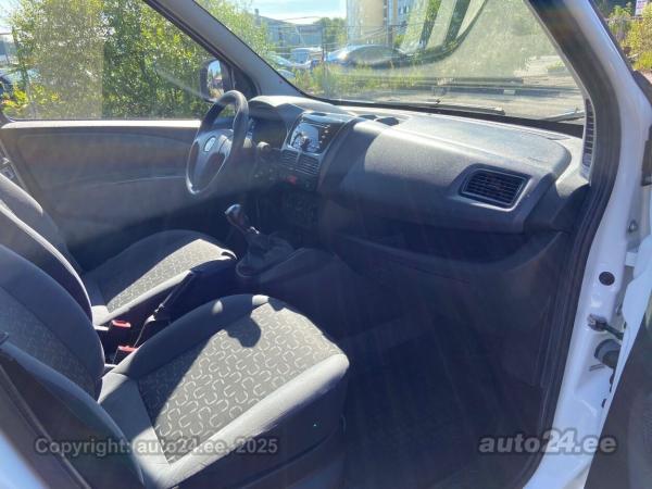Balts Fiat Doblo 2014 Tallina, ar dzinēja tilpumu 1.20 L un nobraukumu 135 tūkst. km par 4000 €, foto 10 vietnē AUTOMOTO.COM.LV