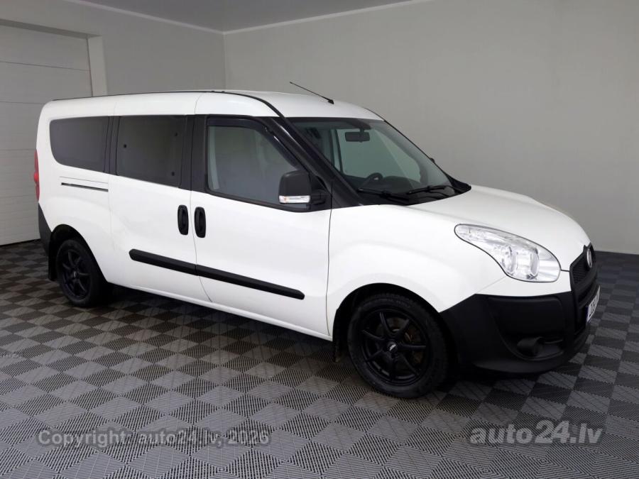 White Fiat Doblo 2014 in Tallinn, with an engine capacity of 1.60 L and mileage of 296 thousand km for 2999 €, photo 1 on AUTOMOTO.COM.LV