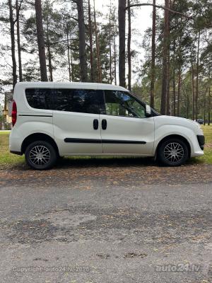 Balts Fiat Doblo 2014 Tallina, ar dzinēja tilpumu 1.20 L un nobraukumu 206 tūkst. km par 3999 €, foto 3 vietnē AUTOMOTO.COM.LV