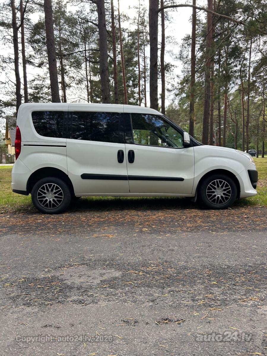 Balts Fiat Doblo 2014 Tallina, ar dzinēja tilpumu 1.20 L un nobraukumu 206 tūkst. km par 3999 €, foto 3 vietnē AUTOMOTO.COM.LV
