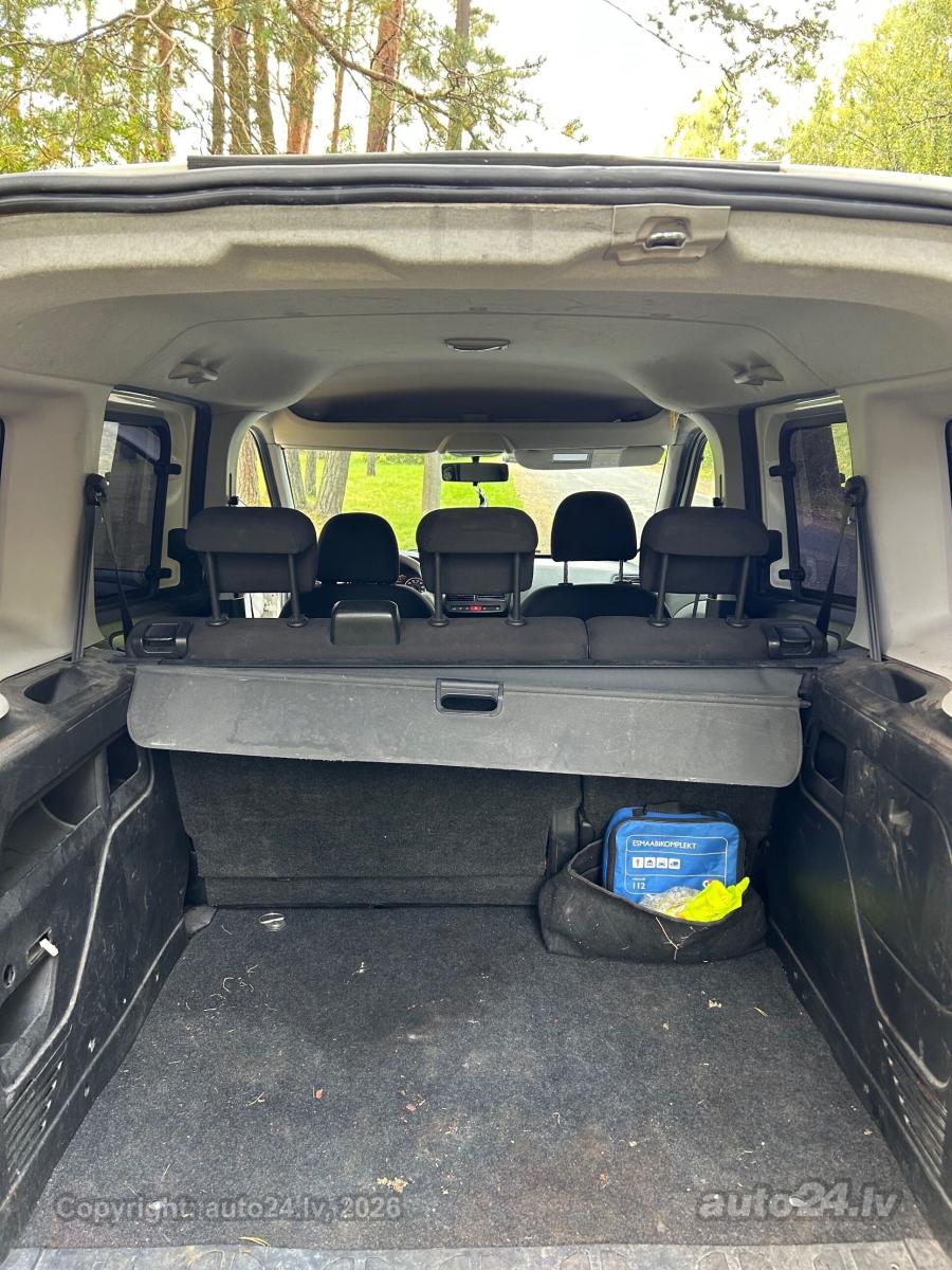 Balts Fiat Doblo 2014 Tallina, ar dzinēja tilpumu 1.20 L un nobraukumu 206 tūkst. km par 3999 €, foto 10 vietnē AUTOMOTO.COM.LV