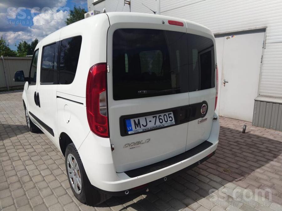 White Fiat Doblo 2020 in Riga, with an engine capacity of 1.30 L and mileage of 236 thousand km for 6700 €, photo 4 on AUTOMOTO.COM.LV
