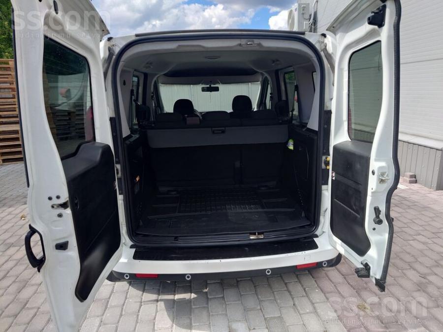 White Fiat Doblo 2020 in Riga, with an engine capacity of 1.30 L and mileage of 236 thousand km for 6700 €, photo 7 on AUTOMOTO.COM.LV