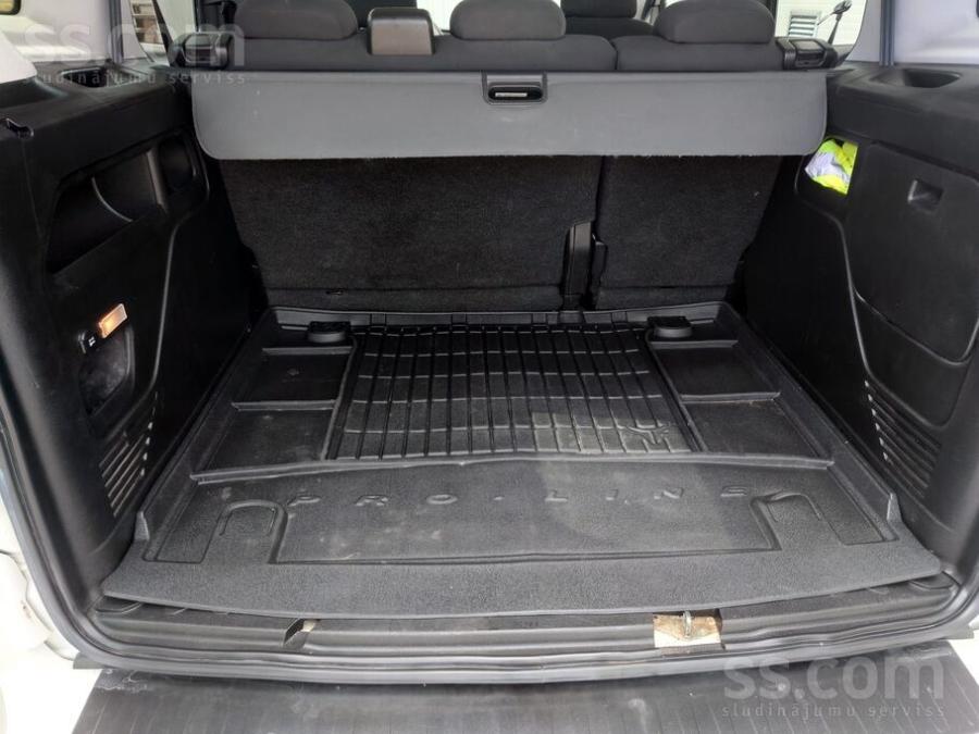 White Fiat Doblo 2020 in Riga, with an engine capacity of 1.30 L and mileage of 236 thousand km for 6700 €, photo 8 on AUTOMOTO.COM.LV