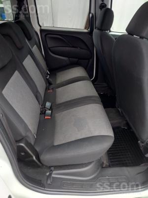 White Fiat Doblo 2020 in Riga, with an engine capacity of 1.30 L and mileage of 236 thousand km for 6700 €, photo 10 on AUTOMOTO.COM.LV
