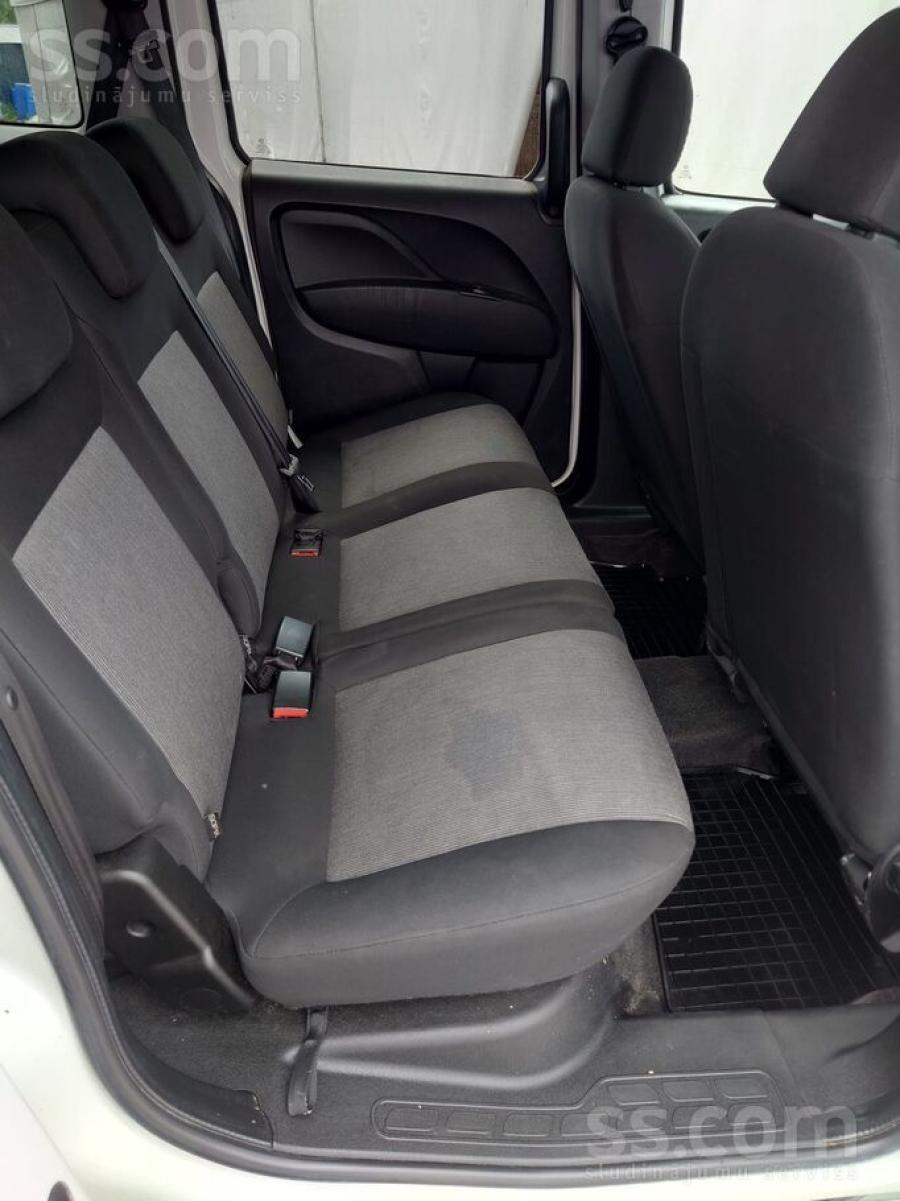 White Fiat Doblo 2020 in Riga, with an engine capacity of 1.30 L and mileage of 236 thousand km for 6700 €, photo 10 on AUTOMOTO.COM.LV