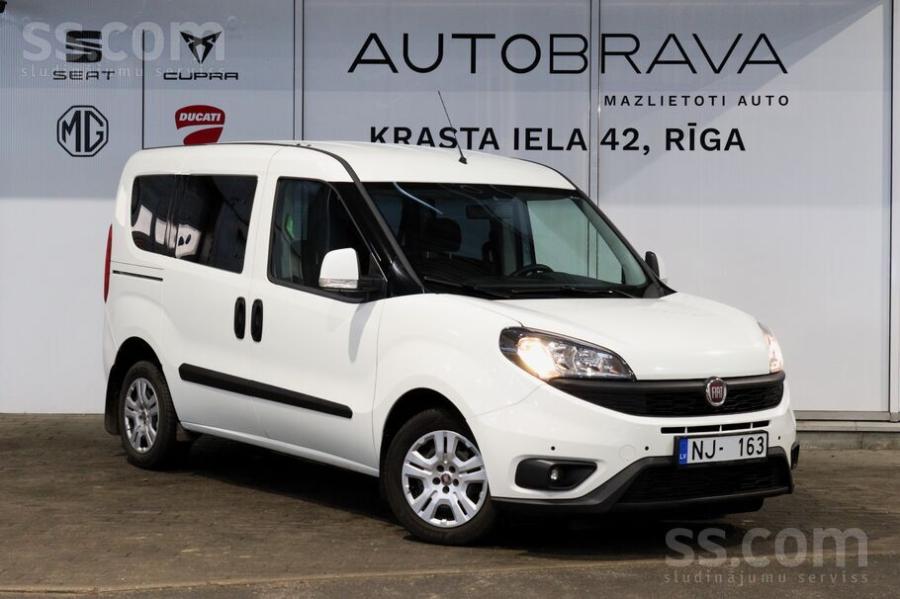White Fiat Doblo 2022 in Riga, with an engine capacity of 1.60 L and mileage of 71 thousand km for 15690 €, photo 3 on AUTOMOTO.COM.LV