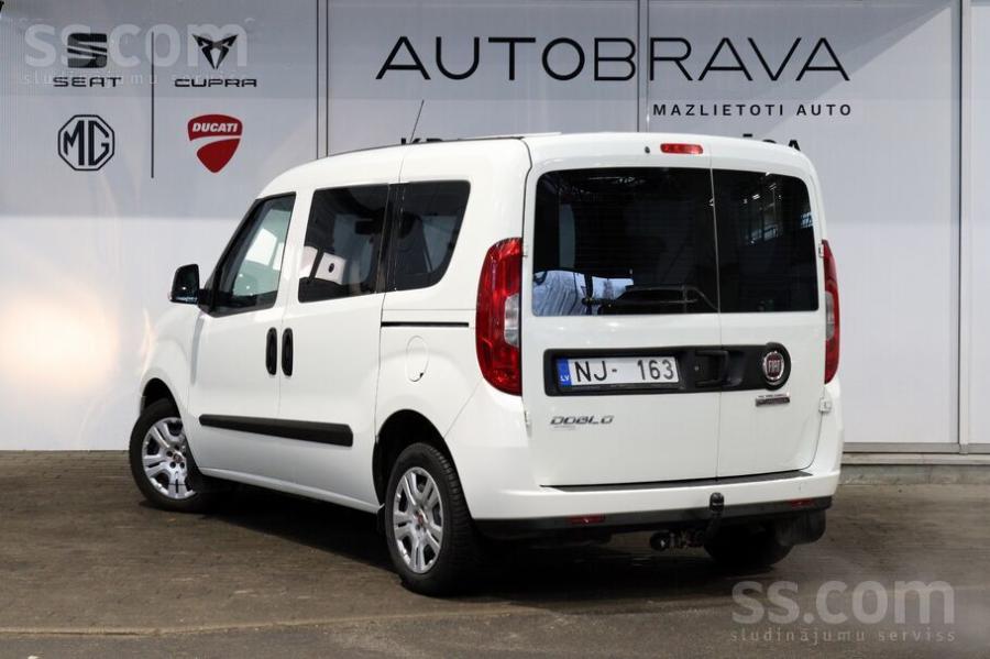 White Fiat Doblo 2022 in Riga, with an engine capacity of 1.60 L and mileage of 71 thousand km for 15690 €, photo 6 on AUTOMOTO.COM.LV