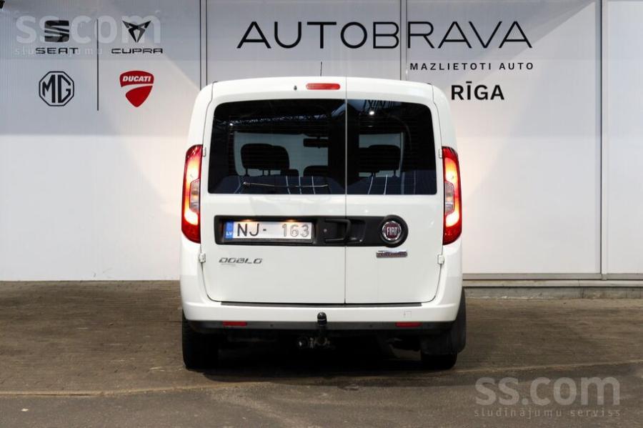 White Fiat Doblo 2022 in Riga, with an engine capacity of 1.60 L and mileage of 71 thousand km for 15690 €, photo 7 on AUTOMOTO.COM.LV