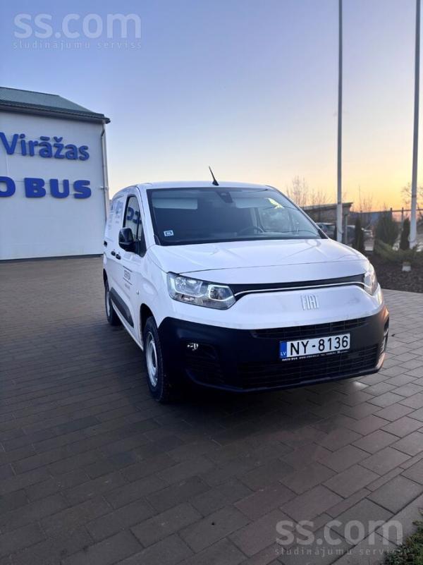 White Fiat Doblo 2024 in Bauska, with an engine capacity of 1.50 L and mileage of 6 thousand km for 18029 €, photo 2 on AUTOMOTO.COM.LV