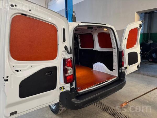 White Fiat Doblo 2024 in Bauska, with an engine capacity of 1.50 L and mileage of 6 thousand km for 18029 €, photo 7 on AUTOMOTO.COM.LV
