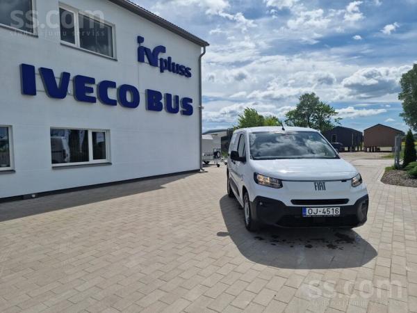 White Fiat Doblo 2025 in Bauska, with an engine capacity of 1.50 L and mileage of 15 thousand km for 21659 €, photo 1 on AUTOMOTO.COM.LV