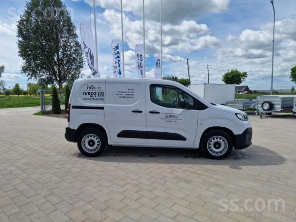 White Fiat Doblo 2025 in Bauska, with an engine capacity of 1.50 L and mileage of 15 thousand km for 21659 €, photo 2 on AUTOMOTO.COM.LV