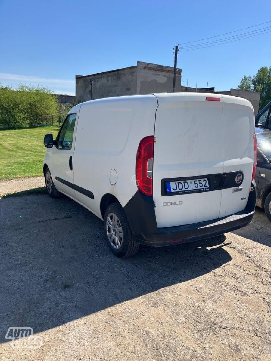 White Fiat Doblo 2016 in Vilnius, with an engine capacity of 1.60 L and mileage of 250 thousand km for 4200 €, photo 7 on AUTOMOTO.COM.LV
