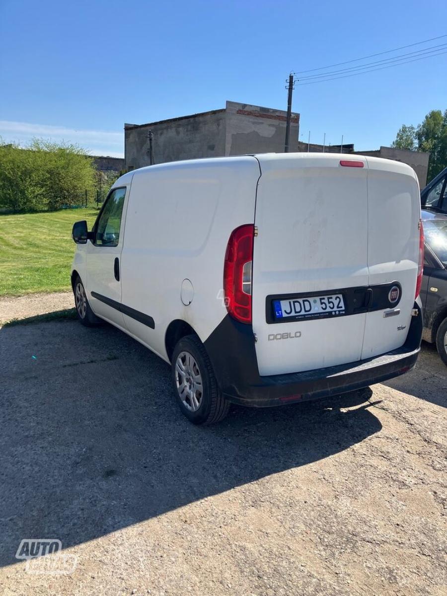 Balts Fiat Doblo 2016 Viļņa, ar dzinēja tilpumu 1.60 L un nobraukumu 250 tūkst. km par 4200 €, foto 7 vietnē AUTOMOTO.COM.LV