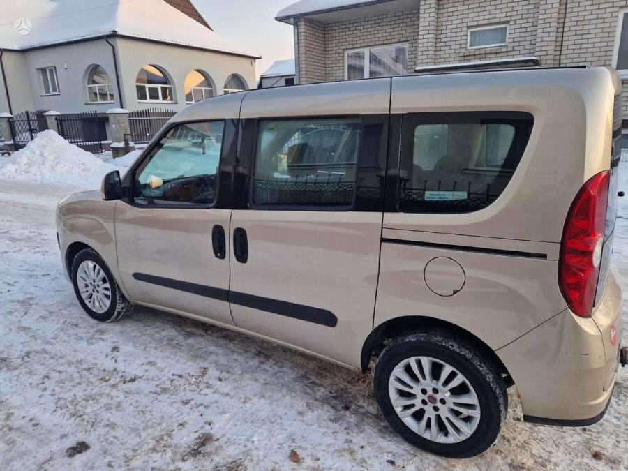 Dzeltens Fiat Doblo 2010 Tauragė, ar dzinēja tilpumu 1.96 L un nobraukumu 250 tūkst. km par 4250 €, foto 2 vietnē AUTOMOTO.COM.LV