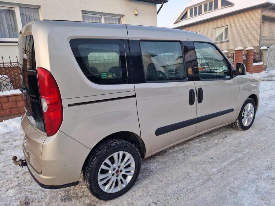 Dzeltens Fiat Doblo 2010 Tauragė, ar dzinēja tilpumu 1.96 L un nobraukumu 250 tūkst. km par 4250 €, foto 4 vietnē AUTOMOTO.COM.LV