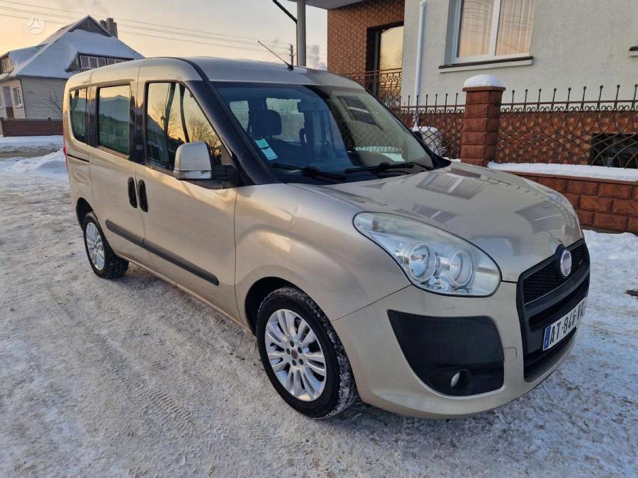 Dzeltens Fiat Doblo 2010 Tauragė, ar dzinēja tilpumu 1.96 L un nobraukumu 250 tūkst. km par 4250 €, foto 9 vietnē AUTOMOTO.COM.LV