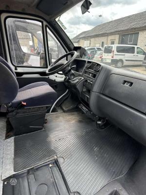 Melns Fiat Ducato 1998 Kauņa, ar dzinēja tilpumu 2.80 L un nobraukumu 300 tūkst. km par 4999 €, foto 4 vietnē AUTOMOTO.COM.LV