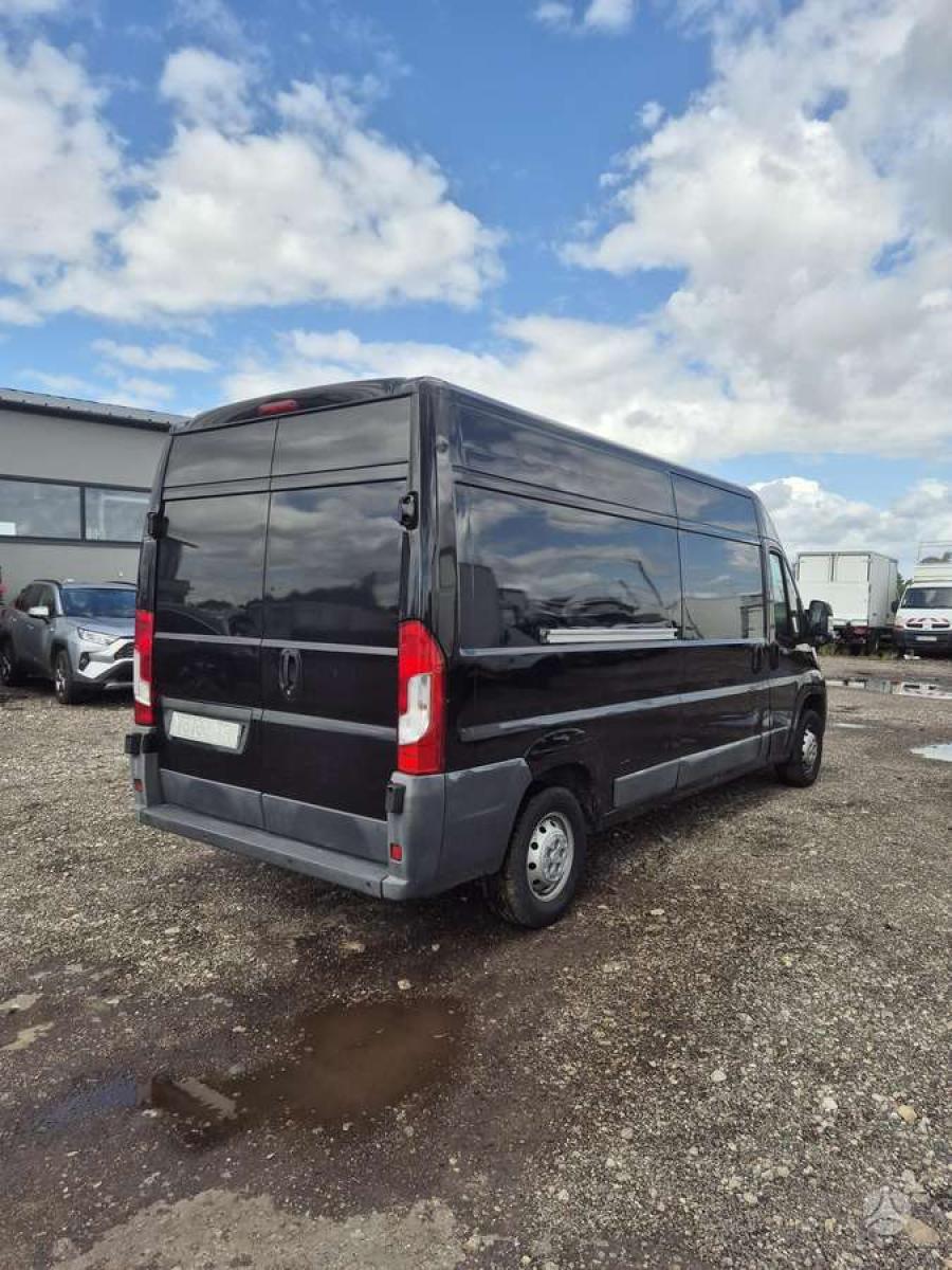 Black Fiat Ducato 2015 in Kaunas, with an engine capacity of 2.30 L and mileage of 199 thousand km for 4770 €, photo 6 on AUTOMOTO.COM.LV