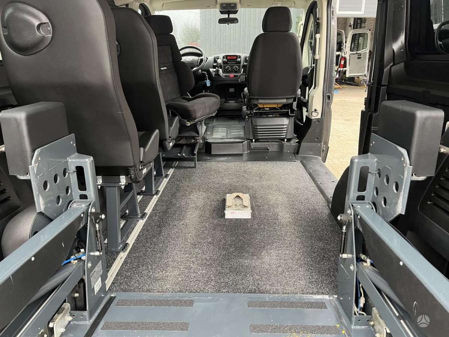 Black Fiat Ducato 2015 in Taurage, with an engine capacity of 2.30 L and mileage of 149 thousand km for 10500 €, photo 13 on AUTOMOTO.COM.LV