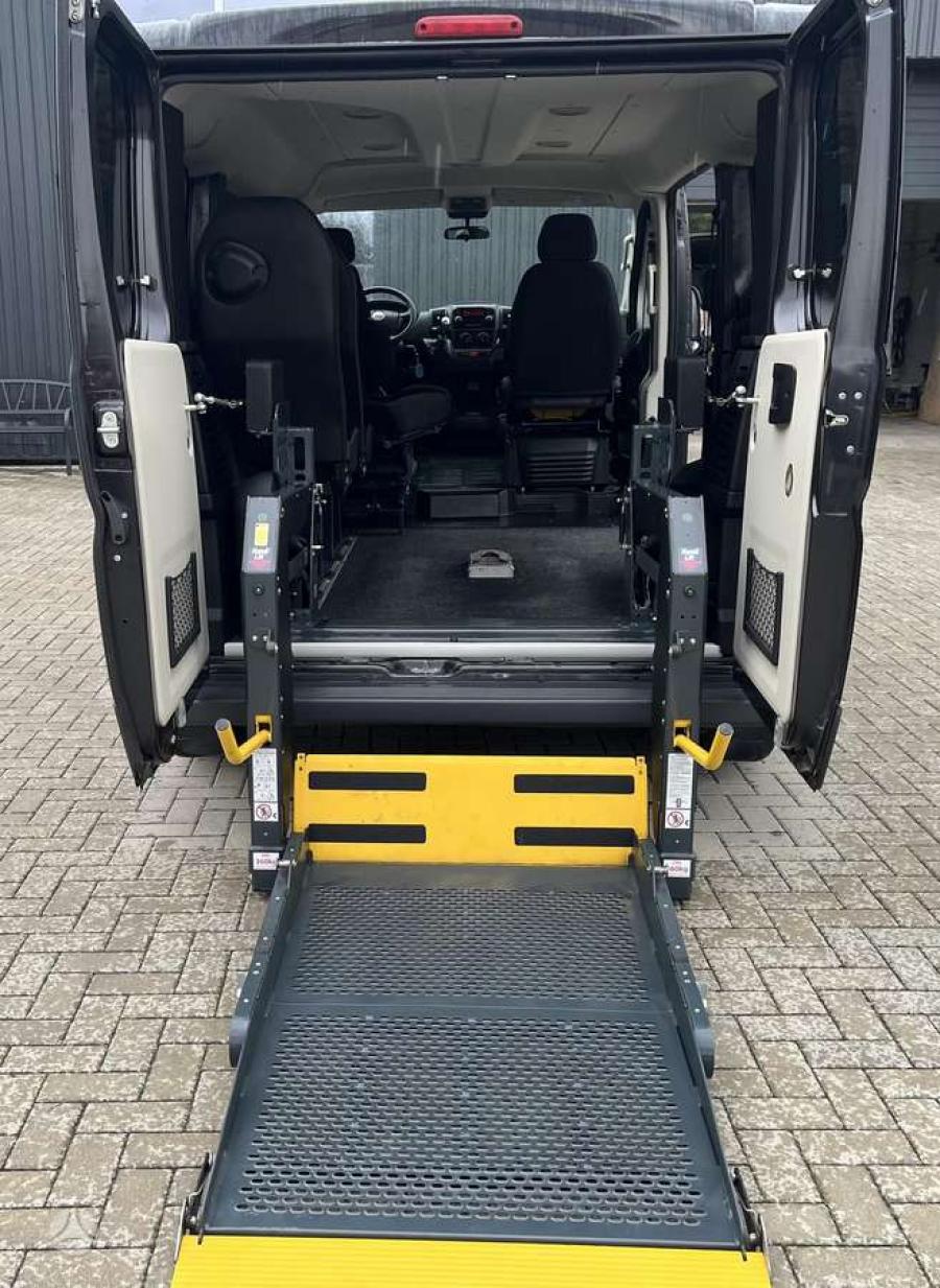Black Fiat Ducato 2015 in Taurage, with an engine capacity of 2.30 L and mileage of 149 thousand km for 10500 €, photo 14 on AUTOMOTO.COM.LV