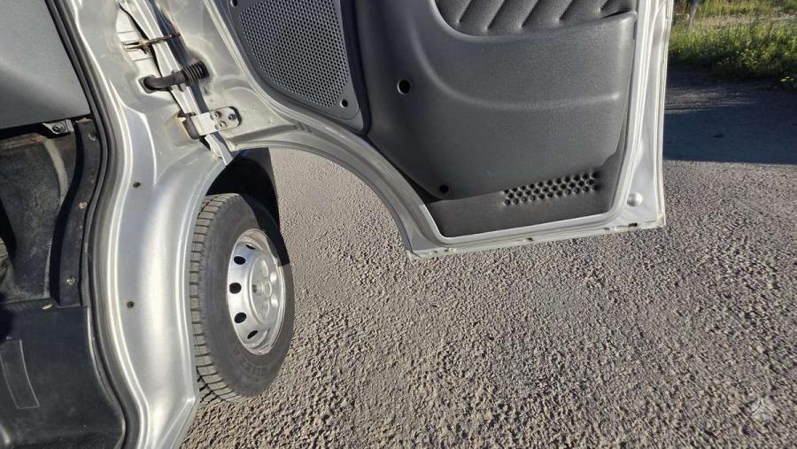 Grey Fiat Ducato 2005 in Klaipeda, with an engine capacity of 2.00 L and mileage of 38 thousand km for 4490 €, photo 28 on AUTOMOTO.COM.LV