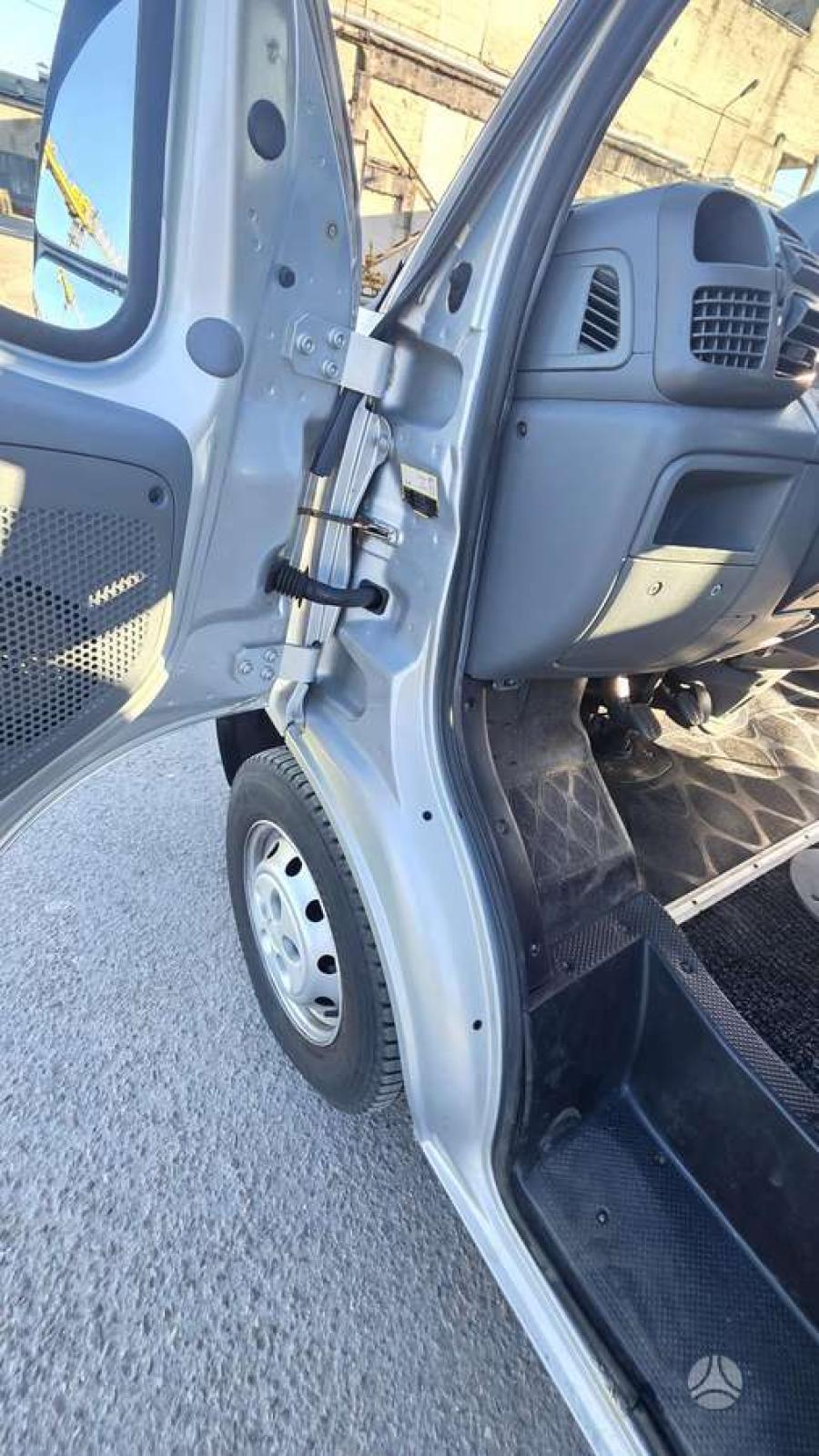 Grey Fiat Ducato 2005 in Klaipeda, with an engine capacity of 2.00 L and mileage of 38 thousand km for 4490 €, photo 32 on AUTOMOTO.COM.LV
