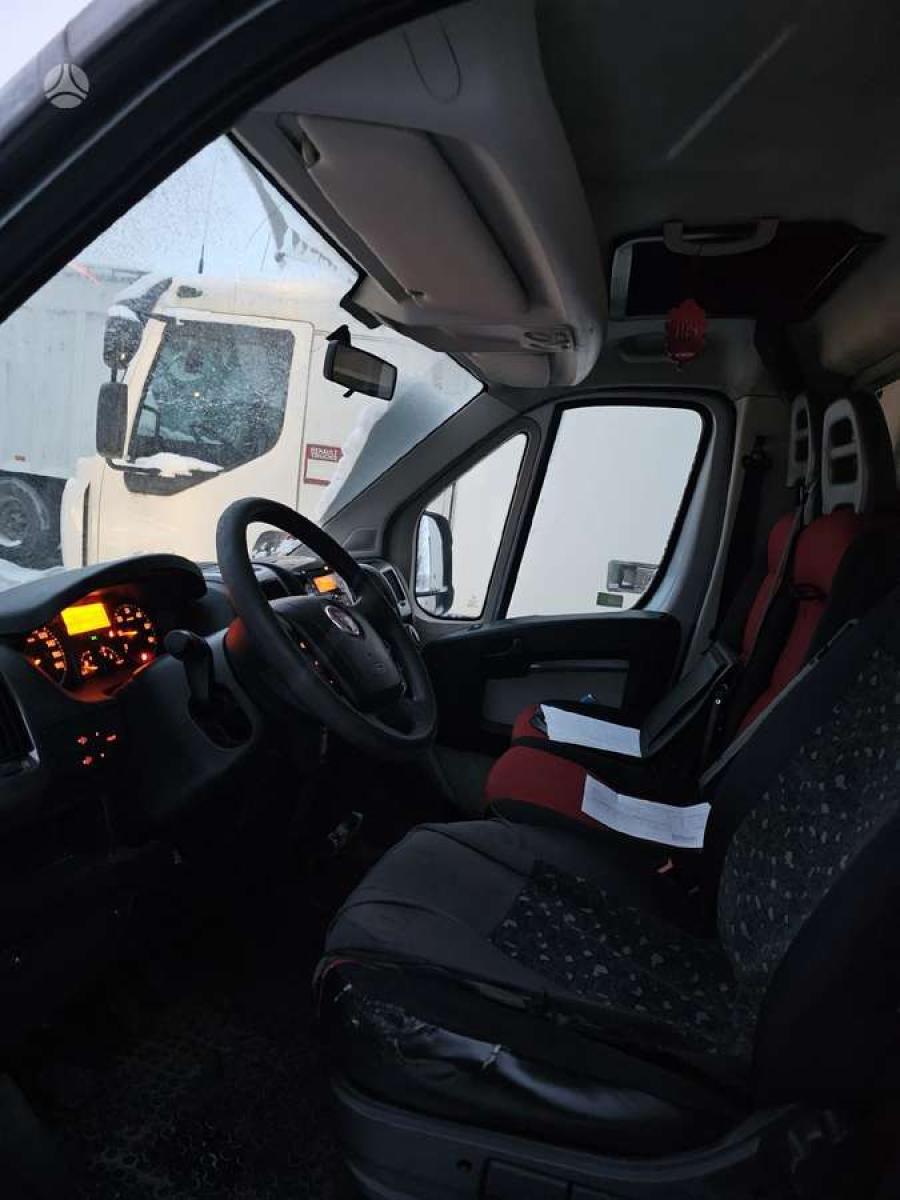 Pelēks Fiat Ducato 2013 Marijampole, ar dzinēja tilpumu 3.00 L un nobraukumu 778 tūkst. km par 3900 €, foto 7 vietnē AUTOMOTO.COM.LV