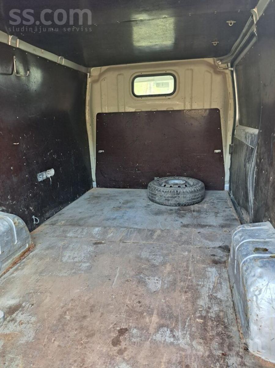 Pelēks Fiat Ducato 2005 Rīga, ar dzinēja tilpumu 2.30 L un nobraukumu 252 tūkst. km par 1380 €, foto 4 vietnē AUTOMOTO.COM.LV